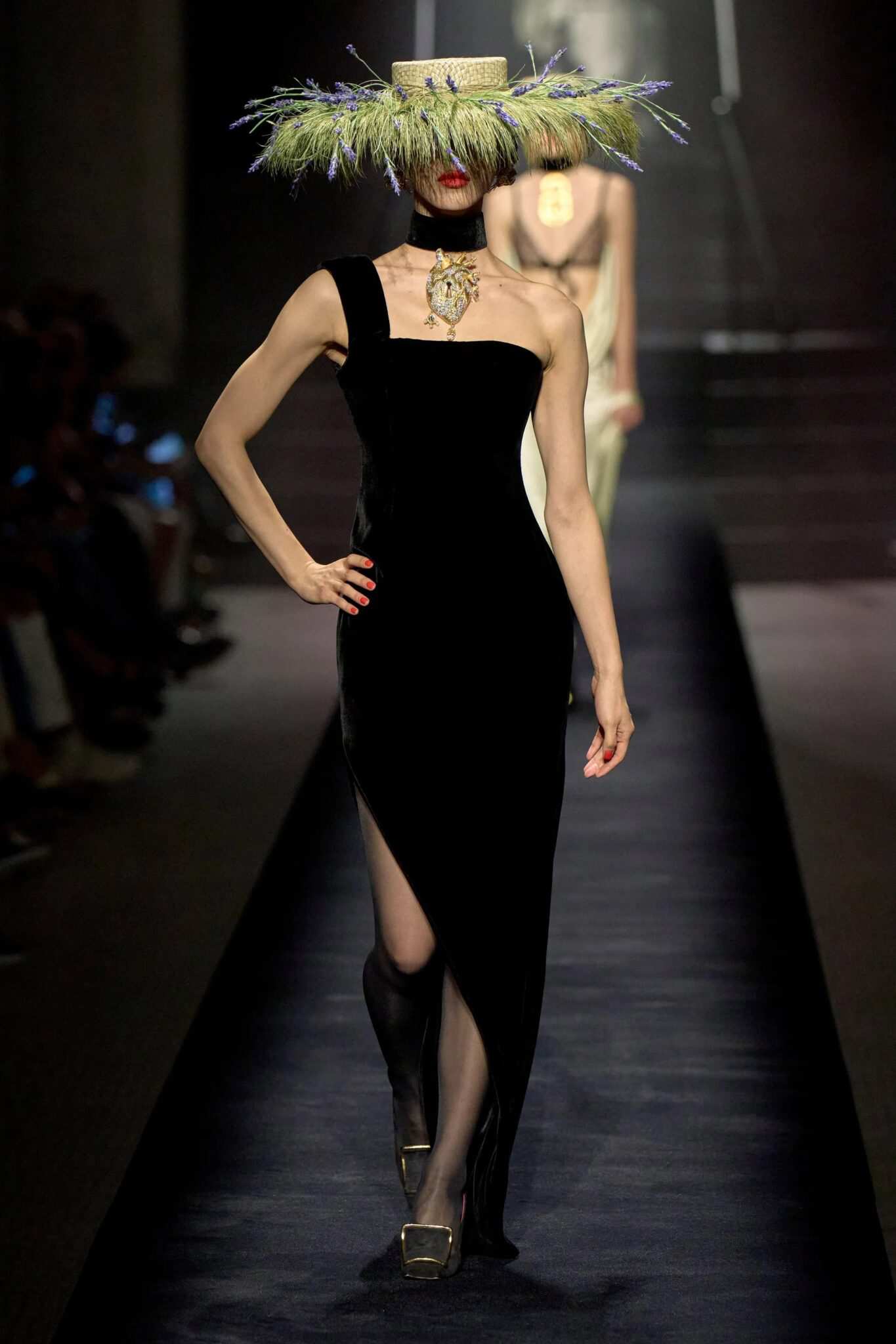 Schiaparelli Haute Couture Fall Winter 2023 “born Again” Sự Ngây Thơ